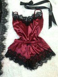 Cina Donna di moda sexy biancheria intima set di abbigliamento da notte da donna calzoncini e pijama sexy in alto in vendita