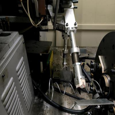 China Máquina automática de fabricação de colchões de mola de 1,8-2,4 mm de diâmetro de fio à venda