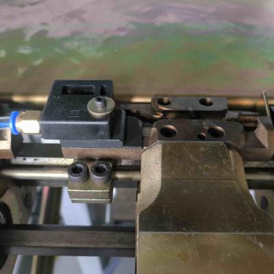 Cina Macchina per l'assemblaggio di molle per materassi di alta efficienza, realizzata con precisione e con automazione avanzata in vendita