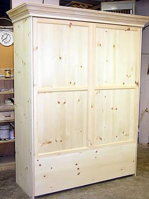 China Knotty Pine Wood Veneer Sheet Crown Cut 2500mm and up for sale