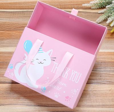 China Hohe Glattheit 300 Gramm Fach-Geschenkbox-mit Band-Griff zu verkaufen