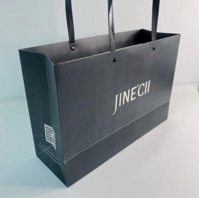 Cina Matt Laminated Kraft Paper Shopping insacca con le stampe offset della maniglia in vendita