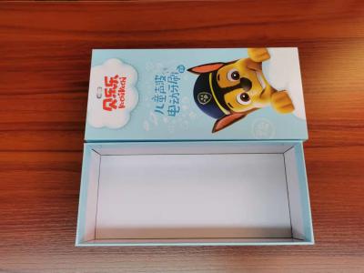 China Las cajas de empaquetado de la cartulina robusta del rectángulo manchan la capa ULTRAVIOLETA 1200gsm en venta