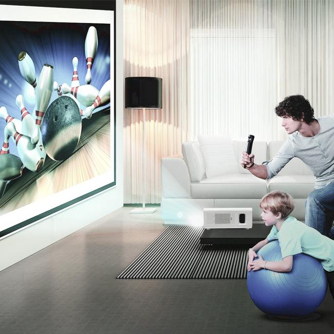 Ehomm X5 Projector with auto-adjustment features