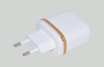 China Double USB Universal Travel Adapter Iphone White Travel Plug Adapter for sale