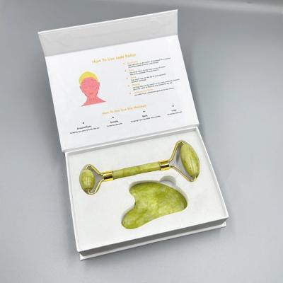 Cina 100% Giada Naturale Giada Pietra Giada Roller Gua Sha Set per attrezzi per la cura della pelle Anti-gonfiore in vendita