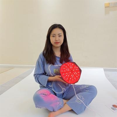 中国 3番目のギア 赤色LEDライト療法キャップ 自然な髪の成長を促進するために 120 ランプビーズ 販売のため