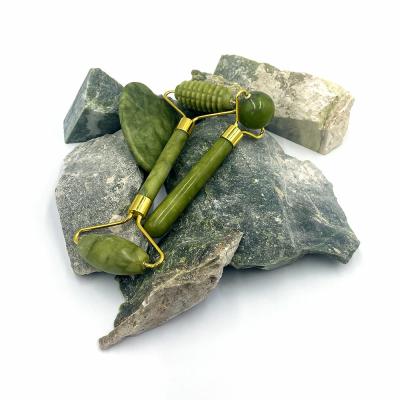Cina Area di massaggio del viso collo corpo 2024 Naturale Giada Roller Gua Sha Set per il ringiovanimento della pelle in vendita