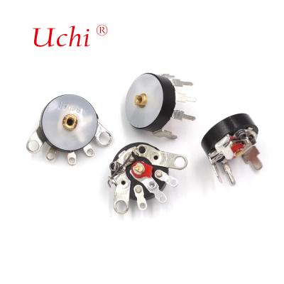 China RV12 Lineaire Koolstoffilm Draaiende Vingerwiel Potentiometer Met Schakelaar Te koop