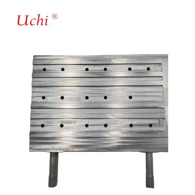 China Gelötete Flüssigkeitskühlplatten-Kühlkörper Tube-in-Plate Flüssigkeitskühlplatte Flüssigkeitsgekühlte Oberfläche zu verkaufen