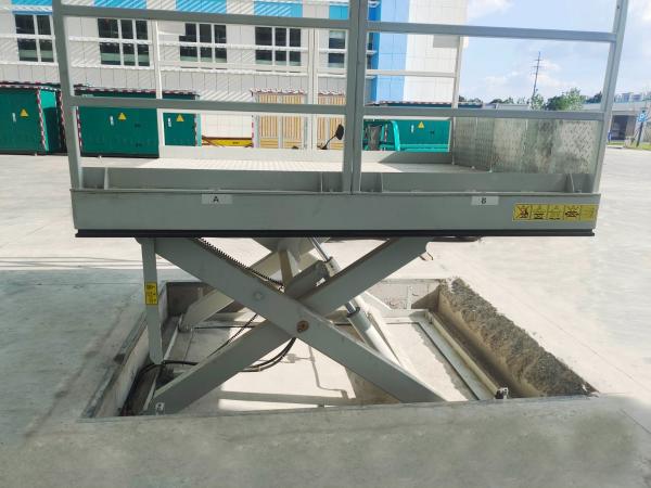 Quality Customization M3-025130-D2K Loading Dock Table with Handrail and Loading Flap for sale