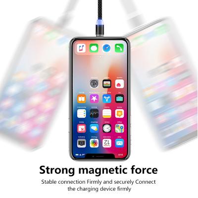 Cina 2A 3 in 1 480 Mbps micro USB 360 gradi che girano il cavo magnetico di USB in vendita