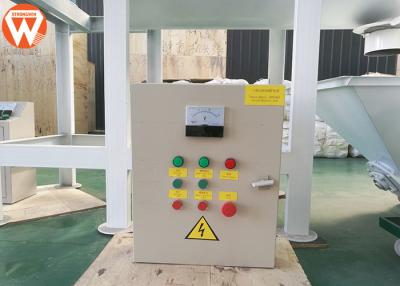 Cina Il pollame del mulino a martelli alimenta la capacità 600-800kg/H della produzione di attrezzature 380V 50Hz in vendita