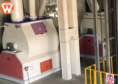 中国 ミキサーのハンマー・ミル機械が付いている大きい収穫の飼料の生産ライン馬小屋 販売のため