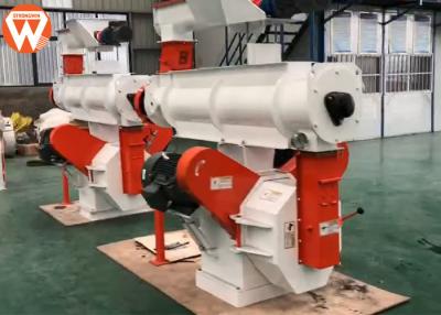 China As únicas aves domésticas do condicionador da camada alimentam a pelota que faz a máquina 1,5 - a capacidade 2.5t/H à venda