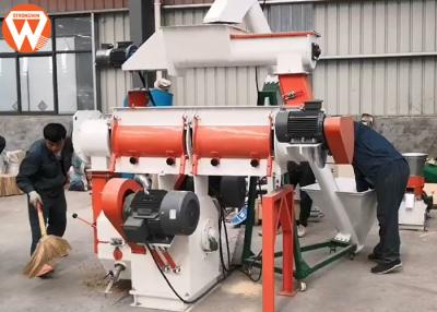 China Pelota da alimentação da eficiência elevada que faz a máquina 1,5 - 2.5t/H capacidade 22kw poder do motor principal à venda