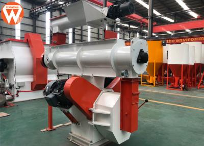 China Pelota da alimentação da eficiência elevada que faz a máquina 1,5 - 2.5t/H capacidade 22kw poder do motor principal à venda