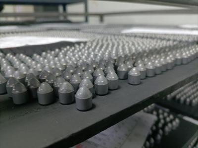 China O carboneto de alta pressão da categoria de JK10.2T abotoa-se para bocados de broca de DTH à venda