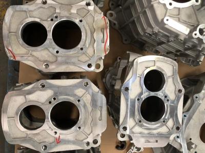 Cina Colata della lega di alluminio delle parti dell'automobile per la progettazione irregolare di industria di automobile in vendita