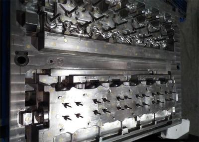 China Industrial Cylinder Head Mold Heat Treatment Surface Automatic Demoulding for sale