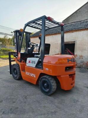 中国 2.5トンの二手フォークリフト ディーゼルエンジン 長時間稼働 販売のため