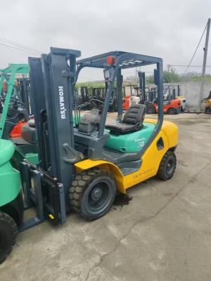 中国 3段マストとISUZUエンジン 3000kg 負荷容量 4.5m 上げ高度 販売のため