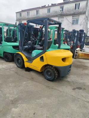 Cina Forklift diesel versatile con albero a 3 stadi e motore ISUZU 3000 kg Capacità di carico 4,5 m Altezza di sollevamento in vendita