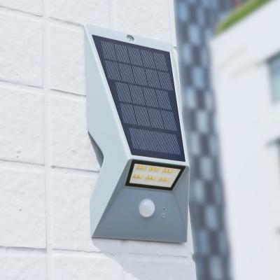Cina Colore del paesaggio che cambia la luce della parete di Pir Solar Powered LED con la ripresa esterna in vendita