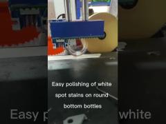 Hoe de bodem van een acrylfles gepolijst wordt