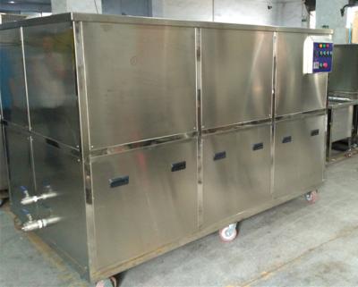 China O líquido de limpeza ultrassônico do metal da grande capacidade do tanque para a motocicleta/aviões parte à venda