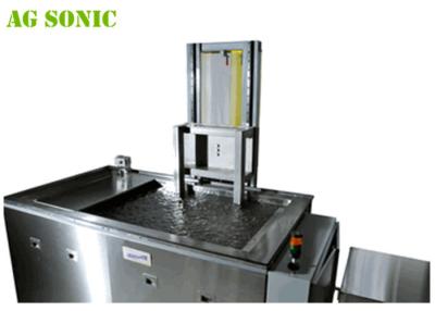China Líquido de limpeza ultrassônico automotivo de SUS304/SUS316L às bordas com elevador pneumático 360L 28K à venda