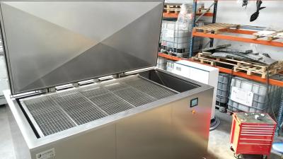 China Ultrasone Machine om Injectievormen van Materiële van de Olieetcmaximum van het Roeststof de Vormafmeting 1000*1000mm schoon te maken Te koop