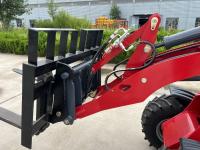 China Fully Hydraulic Compact Mini Loader 800kg Capacity Perkins Engine 18.5kw for Construction for sale