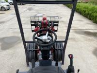 China Fully Hydraulic Compact Mini Loader 800kg Capacity Perkins Engine 18.5kw for Construction for sale
