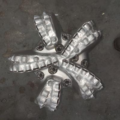 Китай Rock PDC Bit 12-1/4 дюйм 5 лезвия твердое образование для нефтяного месторождения бурового инструмента продается