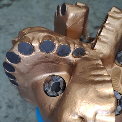 Cina strumento di trivellazione di bit di roccia 8-1/2 pollici 5 lame PDC Bit di trivellazione di API Specifica in vendita