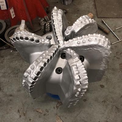 中国 ダイヤモンド 17-1/2 インチ 6 ブレイド PDC 掘削ビット API 仕様 販売のため