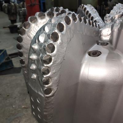 China Fabricantes PDC Bit 17-1/2 polegadas Diamante de perfuração Bit Of API Especificação à venda