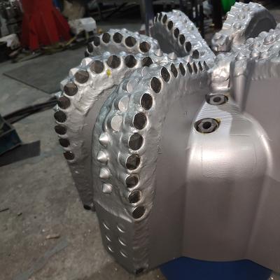 China Fabricantes PDC Bit 17-1/2 polegadas Diamante de perfuração Bit Of API Especificação à venda