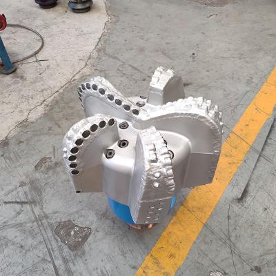 Cina PDC Perforazione Bit 12 pollici 5 lame API Spec di olio diamante strumento di perforazione in vendita