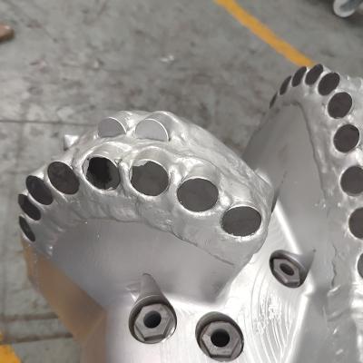 China Perforación de diamante con pozo de aceite 12 pulgadas 5 hojas Perforación PDC en venta