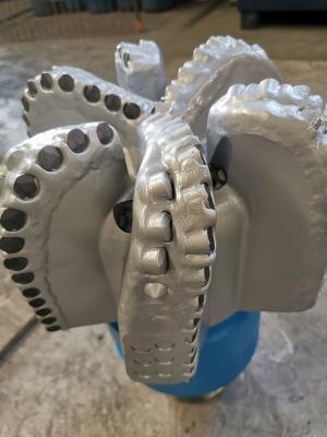 ENG カスタマイズされた石油ガス井戸掘削用ロックビット