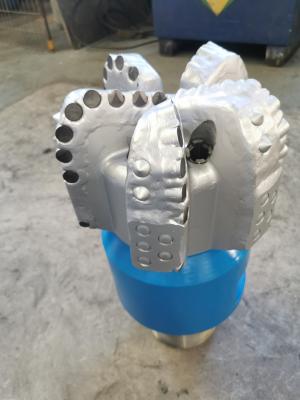 Китай 9-1/2 дюймов API спецификация инструменты для бурения в скале алмазный буровой кусок PDC продается
