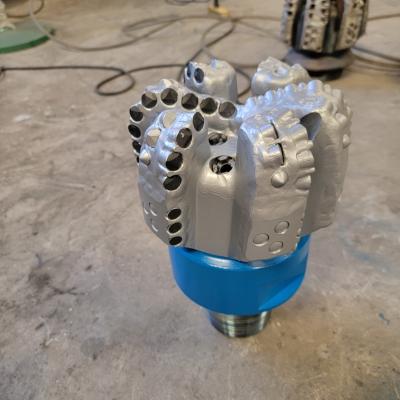 中国 7-7/8 inch Outer Diameter 5 Blade PDC compact drill Bit Matrix Body API レグドリリングツール 販売のため