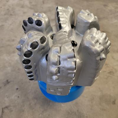 中国 7-7/8 inch Outer Diameter 5 Blade PDC compact drill Bit Matrix Body API レグドリリングツール 販売のため