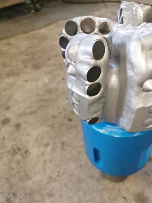 China 5-7/8 polegadas Diâmetro externo 5 lâmina PDC Matriz corpo de perfuração bit API Reg rocha ferramenta de perfuração à venda