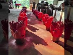 IADC 635 Wolfraam Invoegrol Cone Tricone Button Drill Bits Voor waterputten Mijnbouw boren