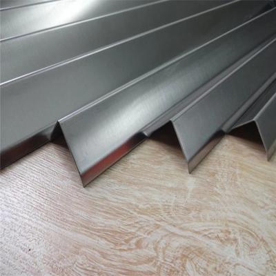 Cina Angolo Antivari laminato a caldo 1000-12000mm di acciaio inossidabile di Q345 Q345A Q345B in vendita