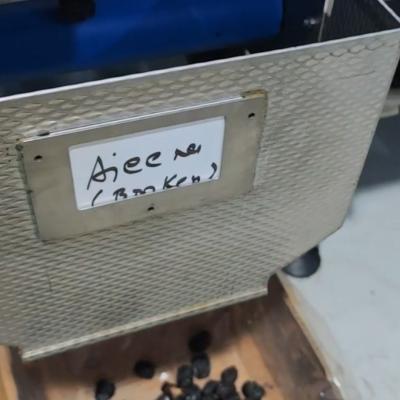 China Smart Dates Sorting Machine With 304 Stainless Steel, High Output 2.6 Tons per hour, 8 lanes+10 outlets, Automatic for sale