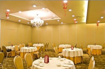 中国 移動可能な隔壁32/50db STCをConffcient滑らせるホテルの健全な証拠 販売のため